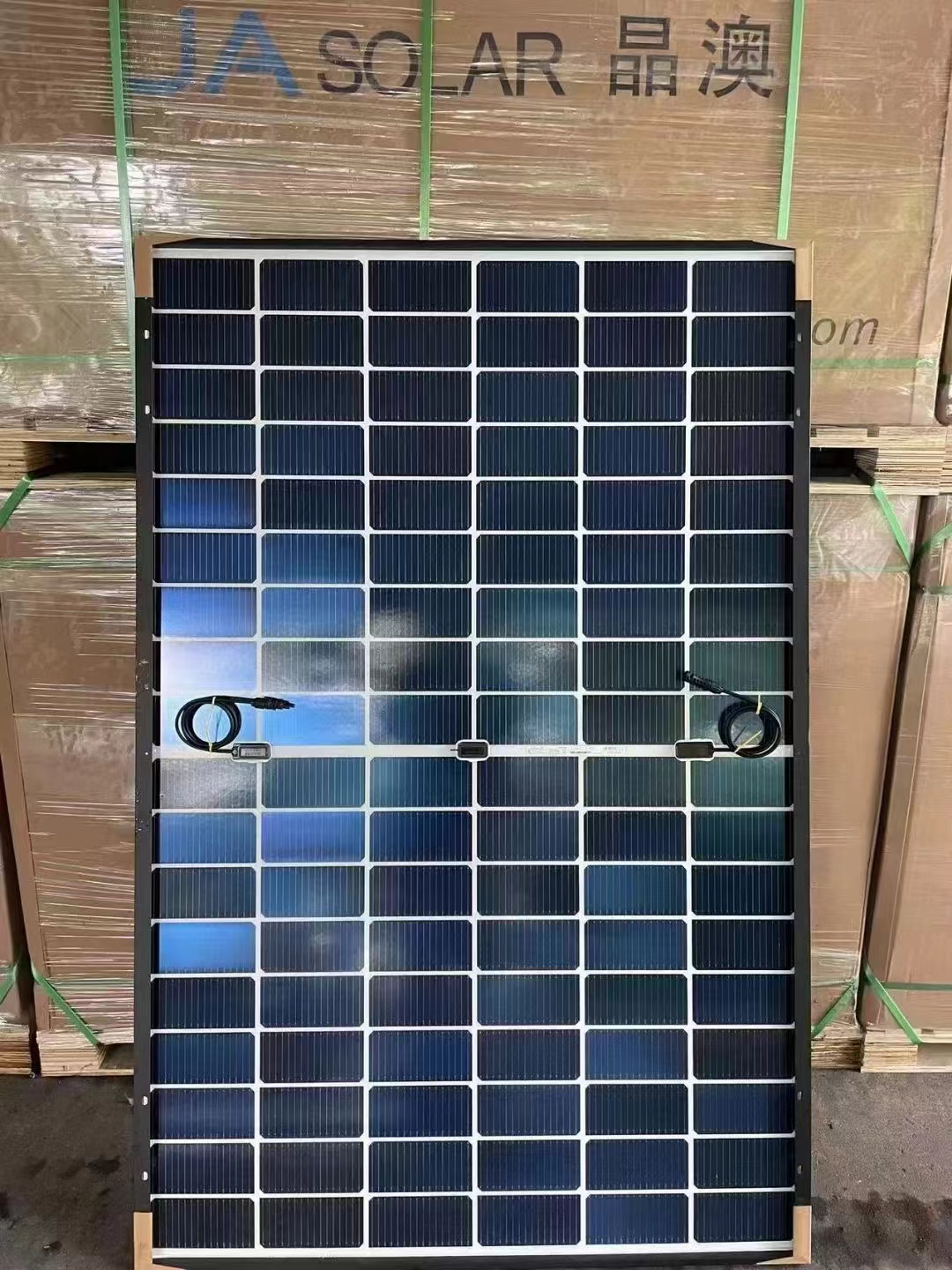 What Are the Advantages of Dual-Glass Solar Panels