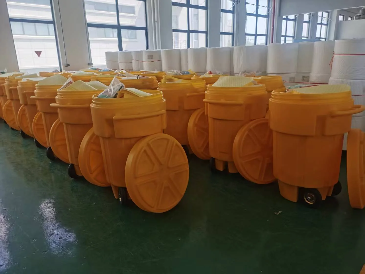 High Absorbency 95 Gal Wheeled Overpack Drum Spill Kit