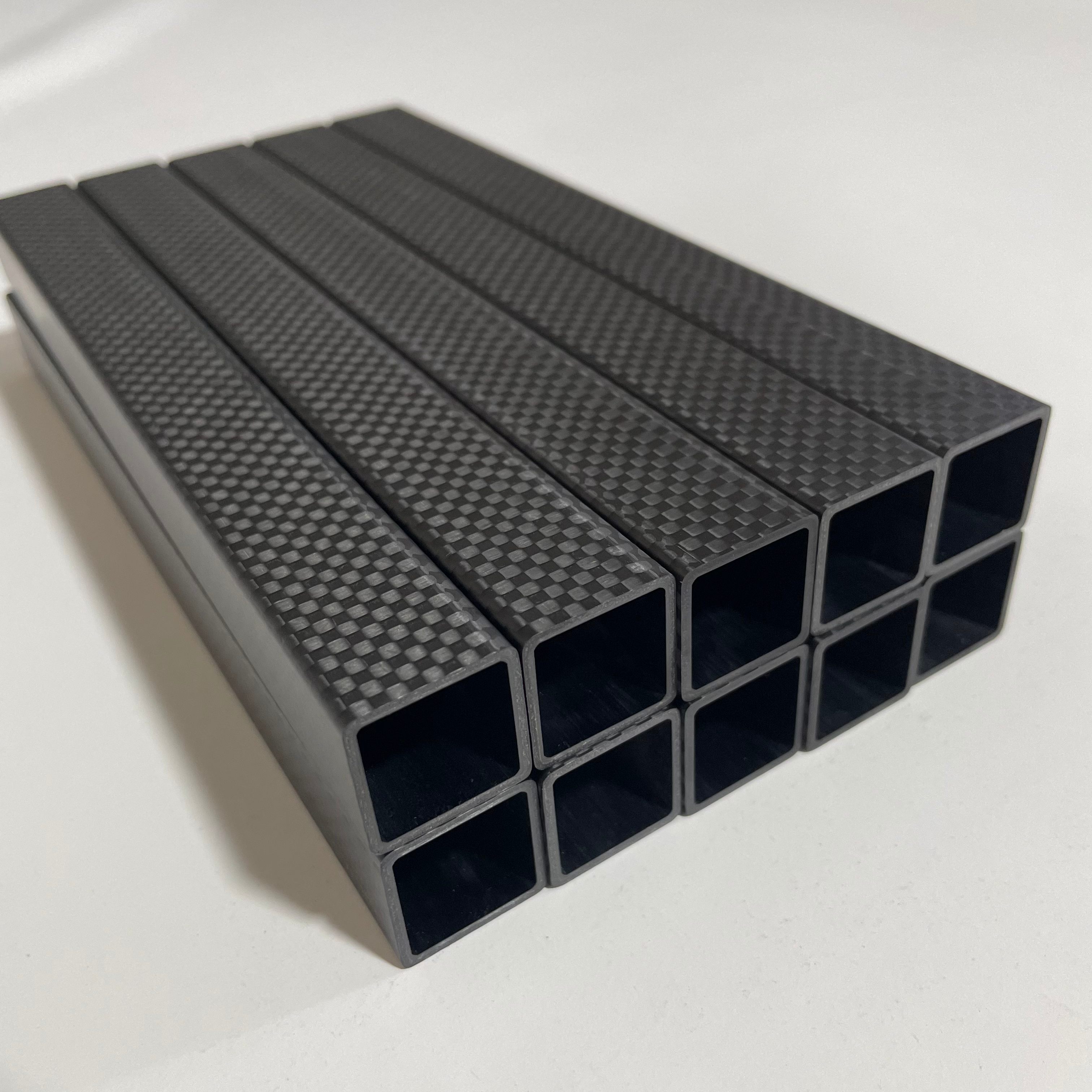 碳纤维方管应用领域持续拓展 嘉兴市鑫圣工艺创新稳步推进_嘉兴市鑫圣碳纤维制品有限公司