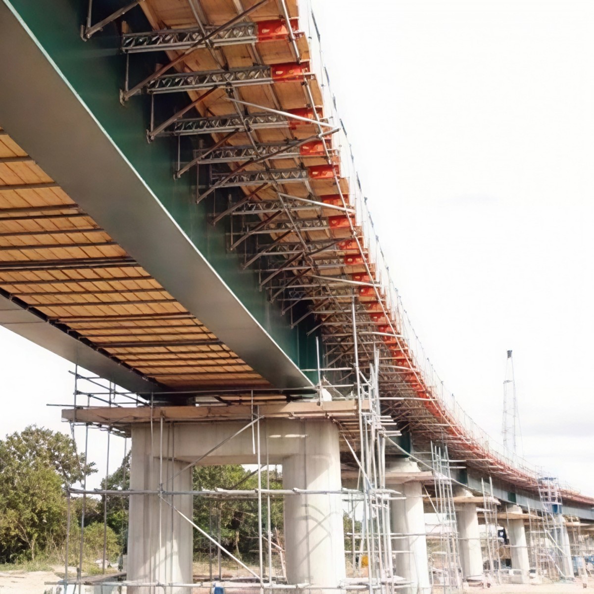 Composite Bridge Components & FRPU Load-Bearing Panels | G-ren