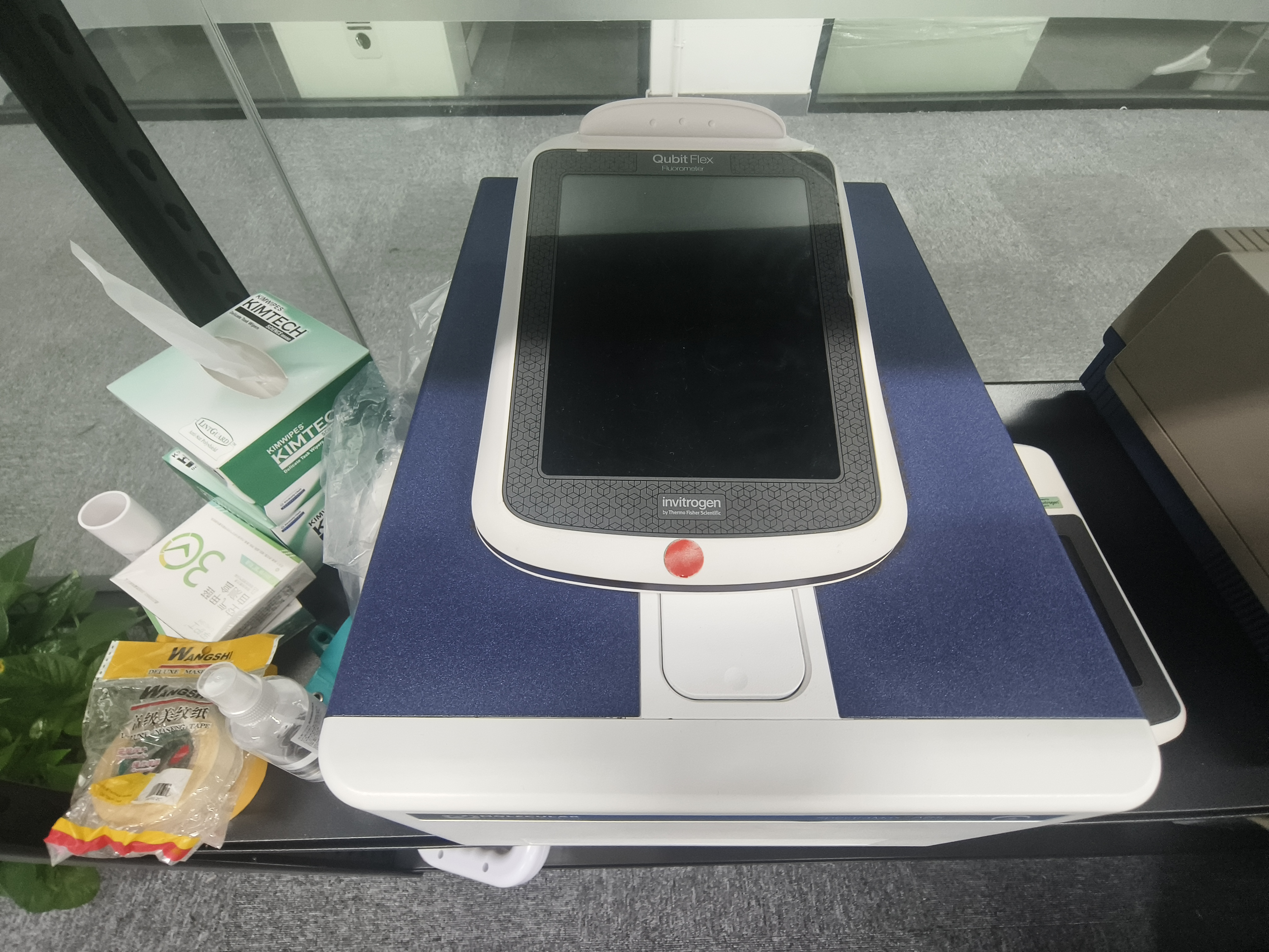 LONZA 4D-Nucleofector Cell Transfection Instrument