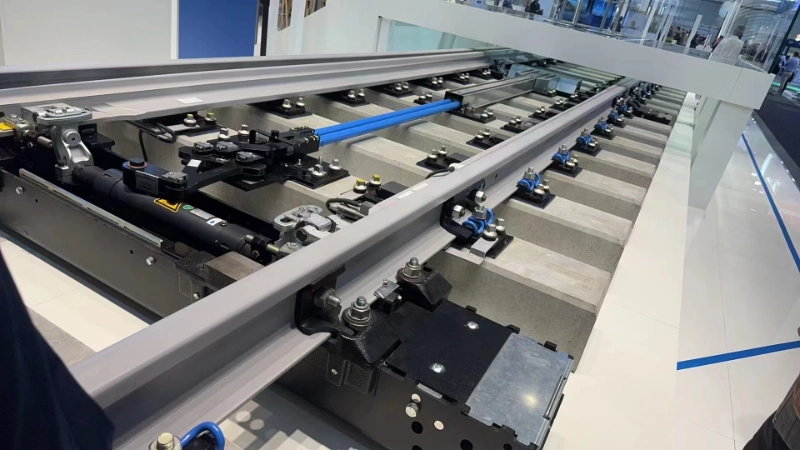 How to install train spike correctly