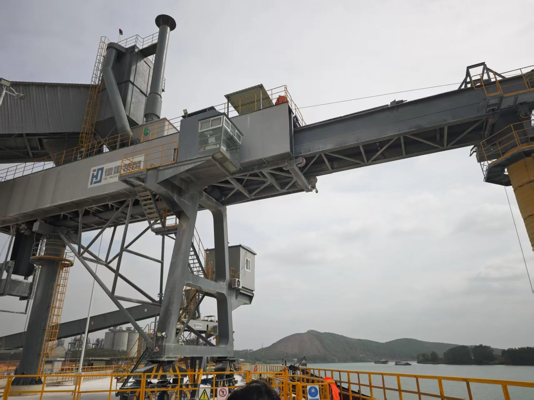 Linear Swing Ship Loader Machinery Manufacturing | Dezhong Equipment