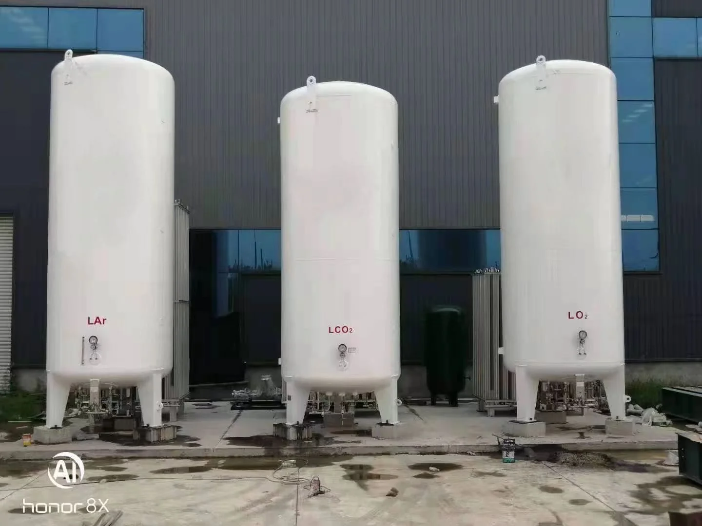 Liquid Nitrogen Tank: Storage Equipment Overview