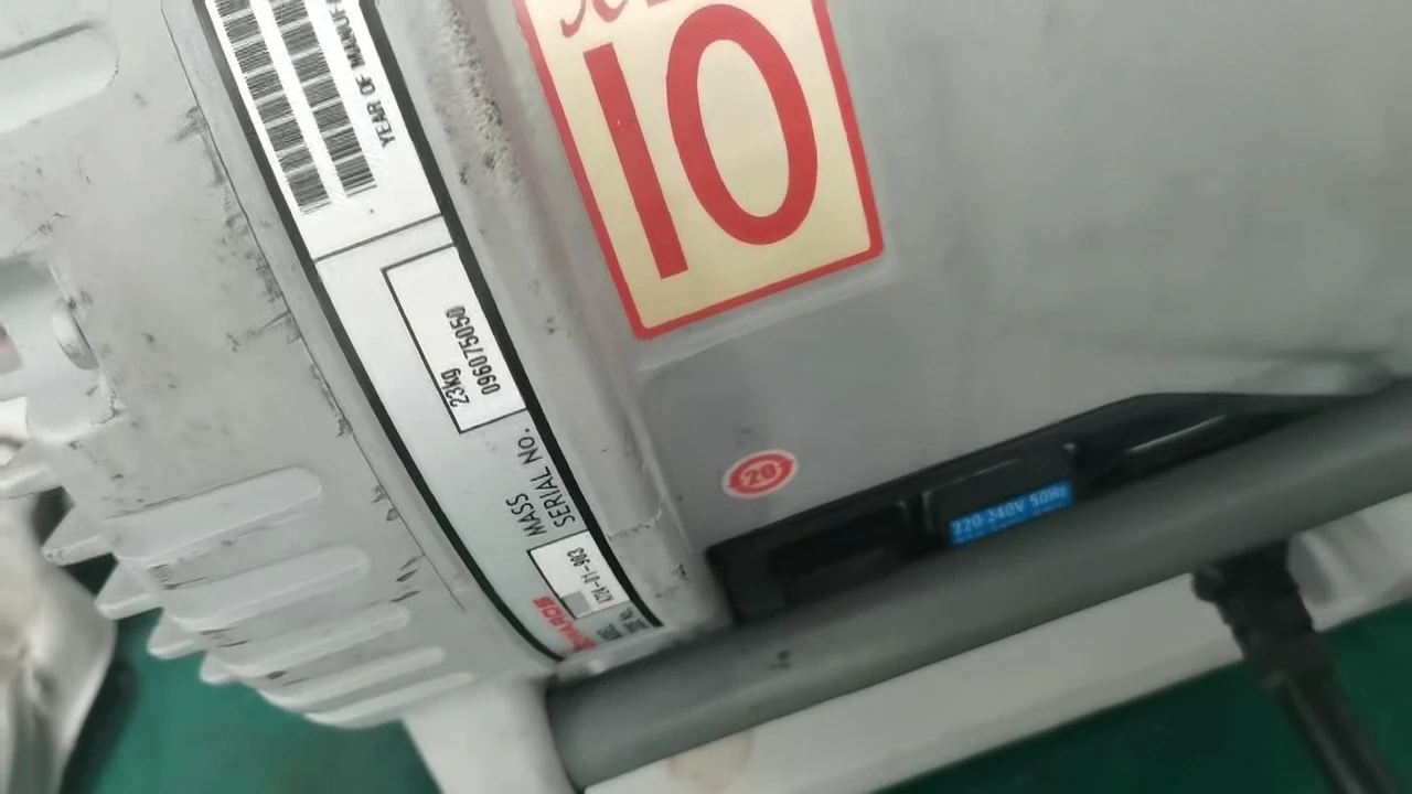 Edwards XDS10 Oil-Free Dry Scroll Vacuum Pump - Hover Technology