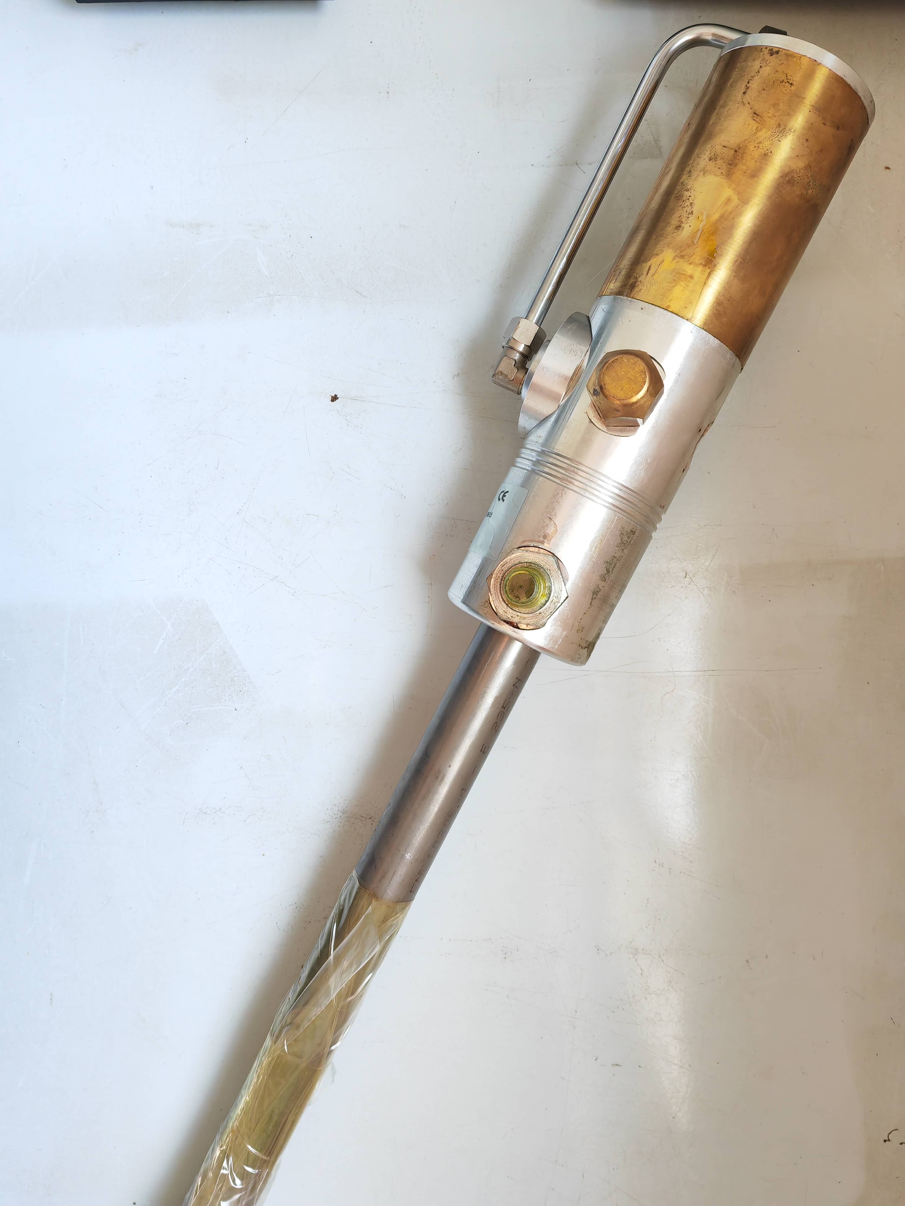 PNEUMATIC BUTTER PUMP