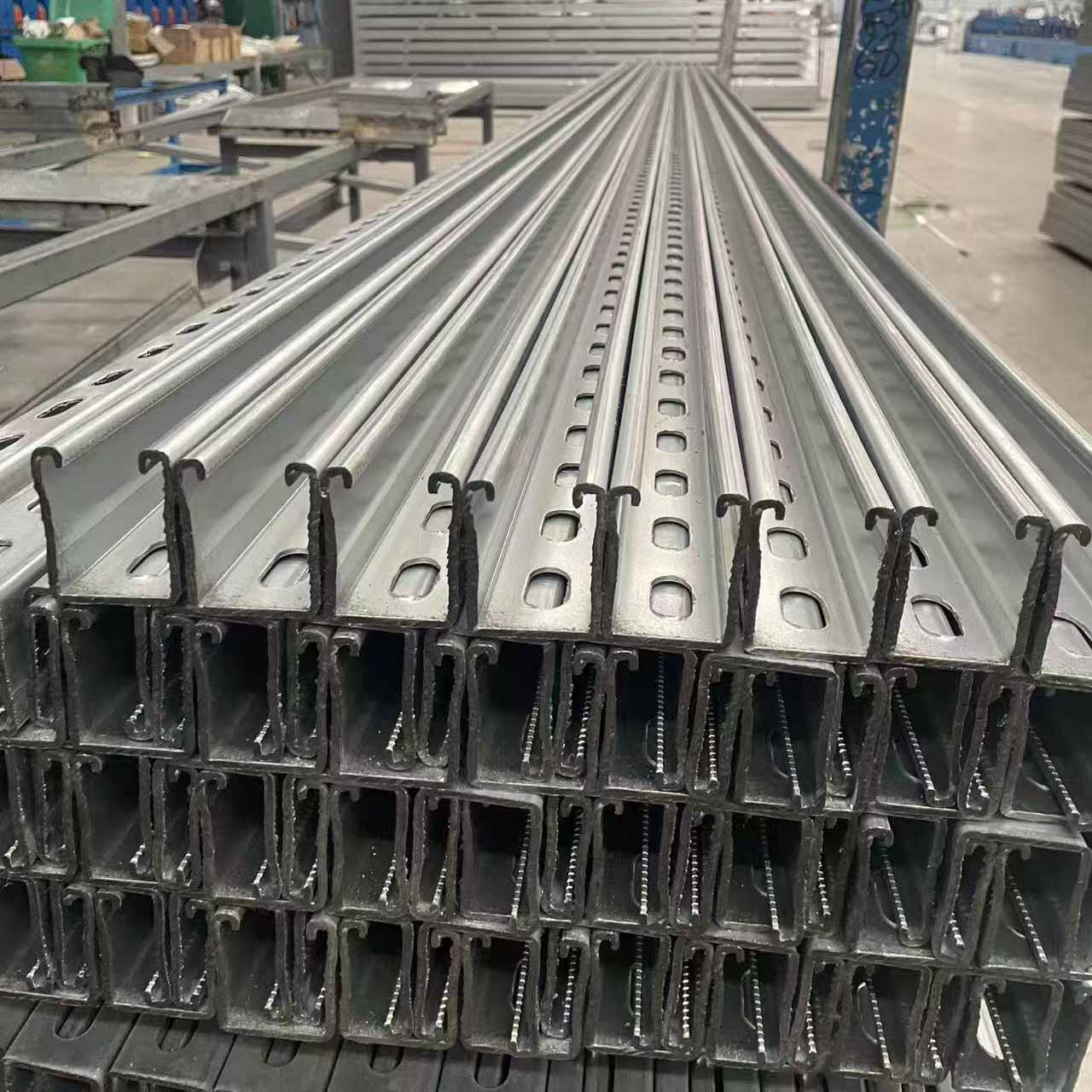41*21 41*41 41*52 41*62 41*72 41*82 Galvanized Steel c Channel Rails ...